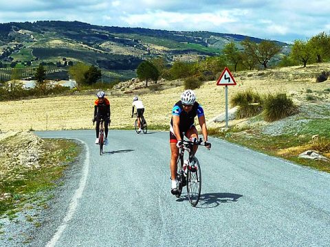 How to Cycle in Hot Weather - Cycling Country Bike Tours